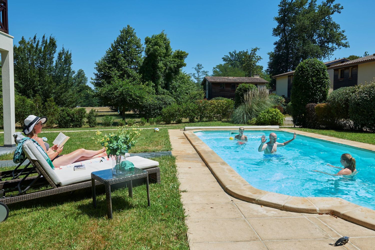 Fronsac Deluxe Piscine 6p - Salles